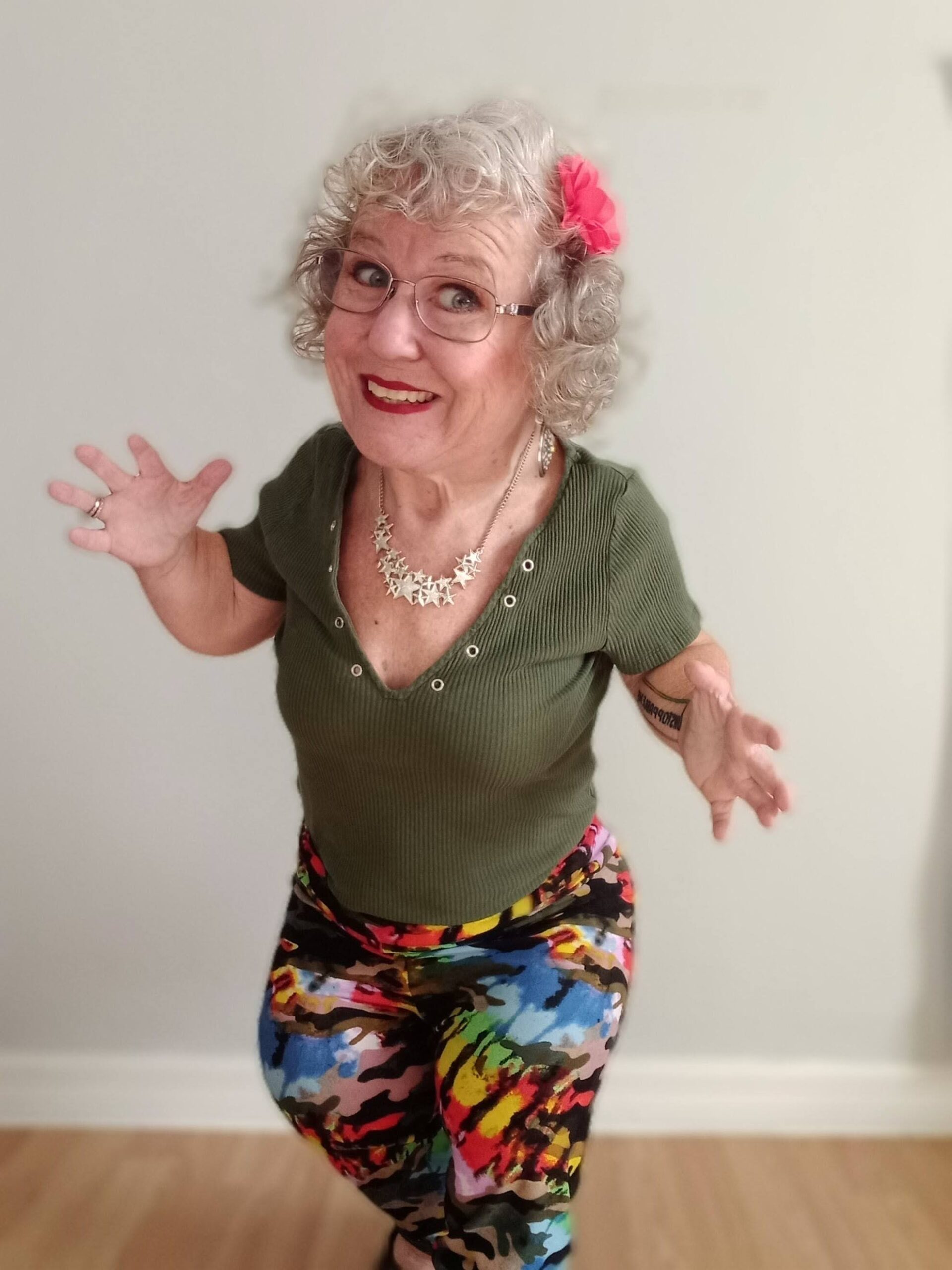 STAND UP: TANYALEE DAVIS - Theatre 99 | Charleston Comedy Improv